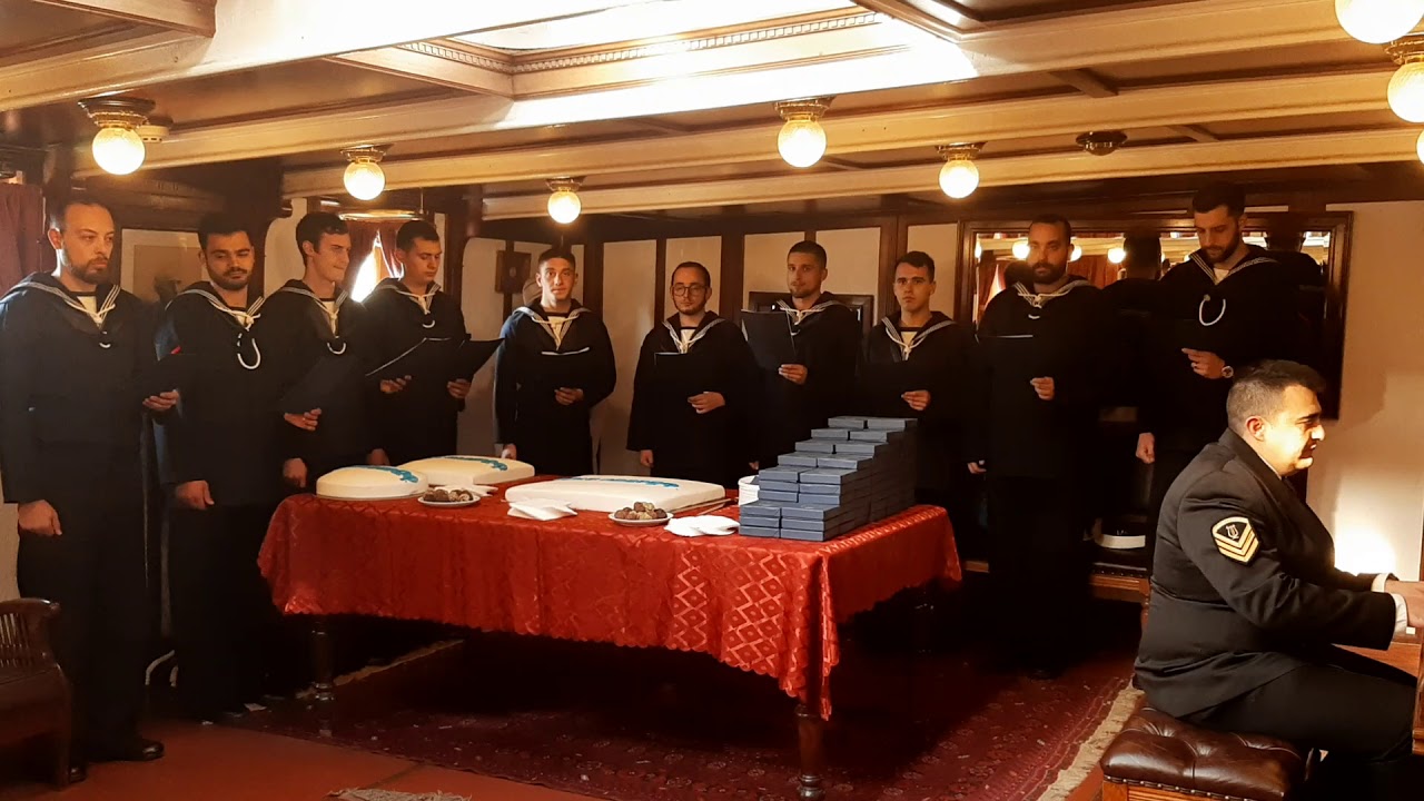 Το Πλήρωμα του Θωρηκτού Γ.ΑΒΕΡΩΦ τραγουδά χριστουγεννιάτικα κάλαντα του ...